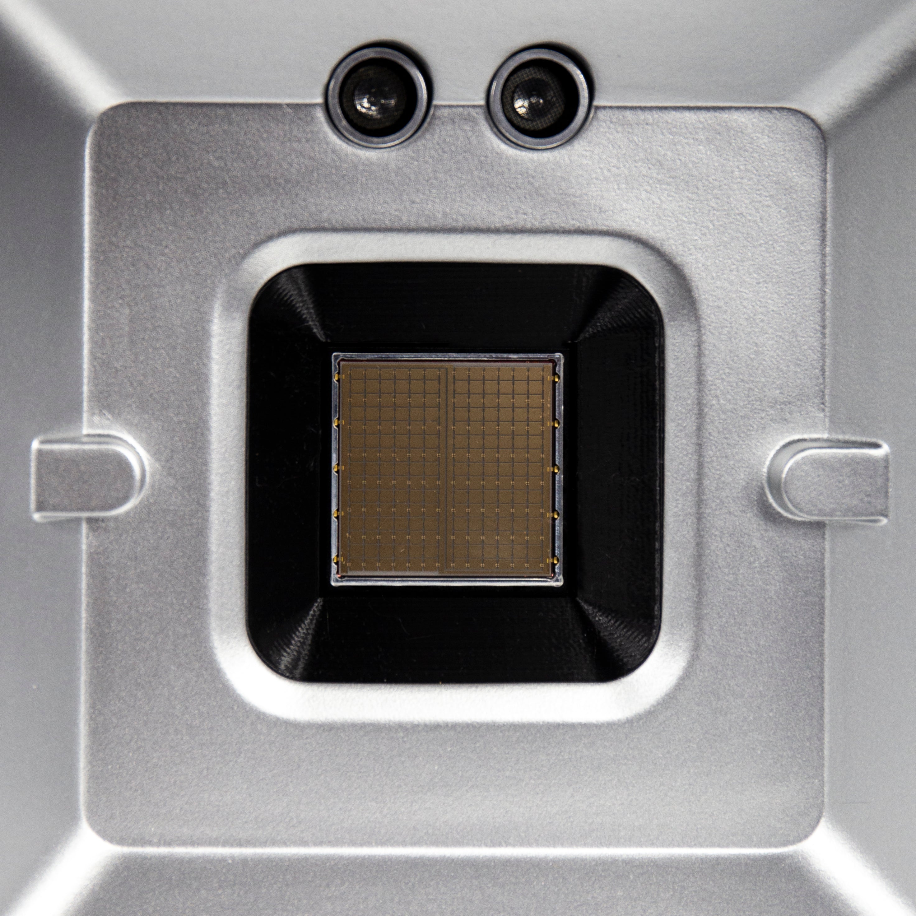 Key Advantages of MitoSOLIS Patented Light Card Technology vs. Standar – MitoSOLIS UVB